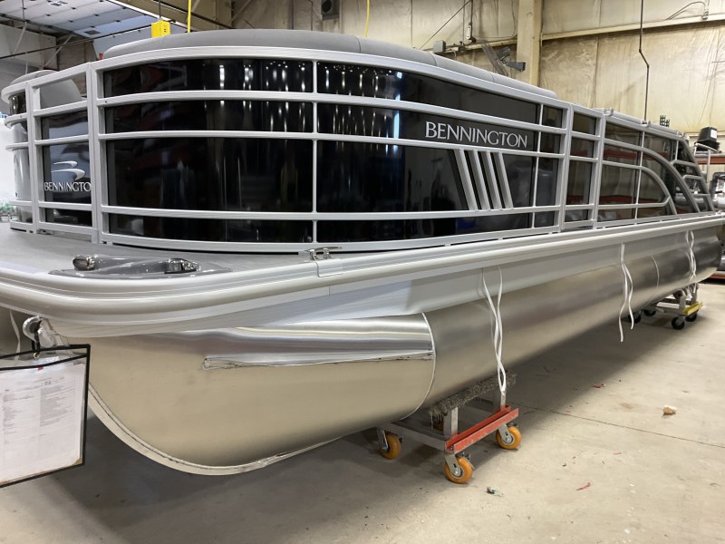 2023 BENNINGTON 23 LSB(SWINGBACK) - Pontoon1