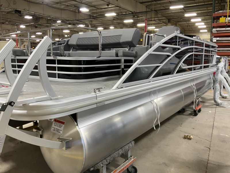 2023 BENNINGTON 23 LSB(SWINGBACK) - Pontoon1