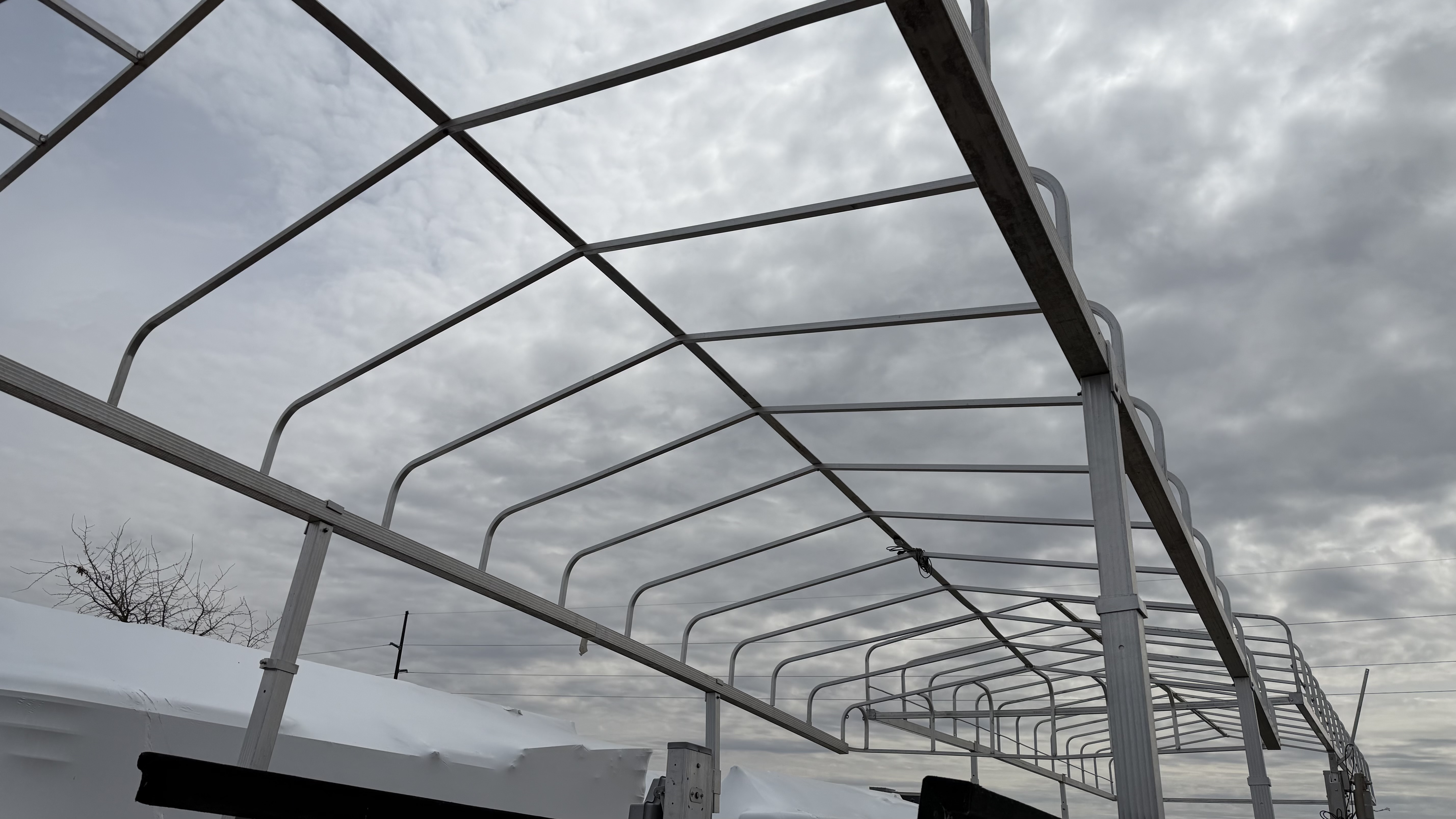 Hewitt Electric Boat Lift - Pontoon1